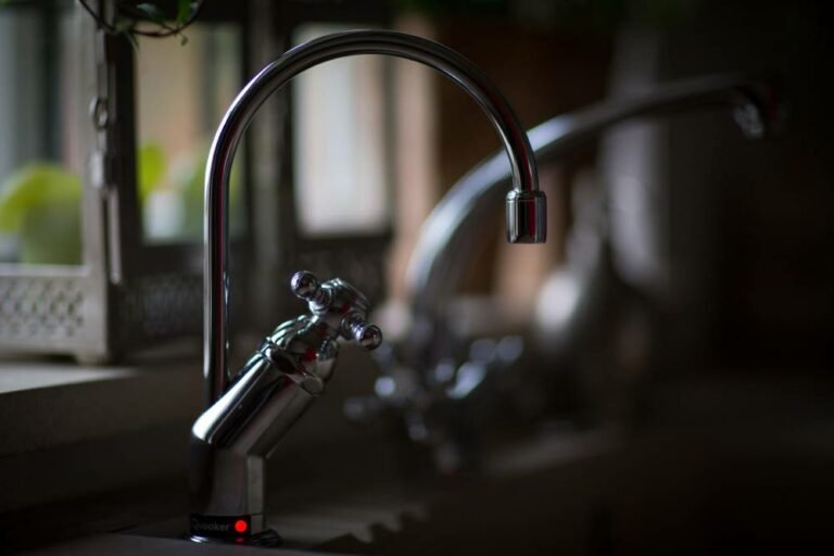 How Does a Boiling Water Tap Work? Things to Know Before Getting One ...