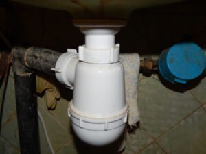 What Is a Batch Feed Waste Disposal Unit? Let's Find Out! - Homes Guide